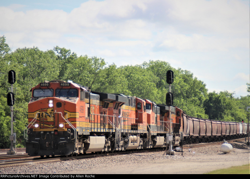 BNSF 4699